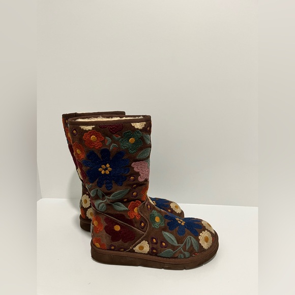 UGG | Shoes | Ugg Australia Wahine Floral Embroidered Daisy Boots ...